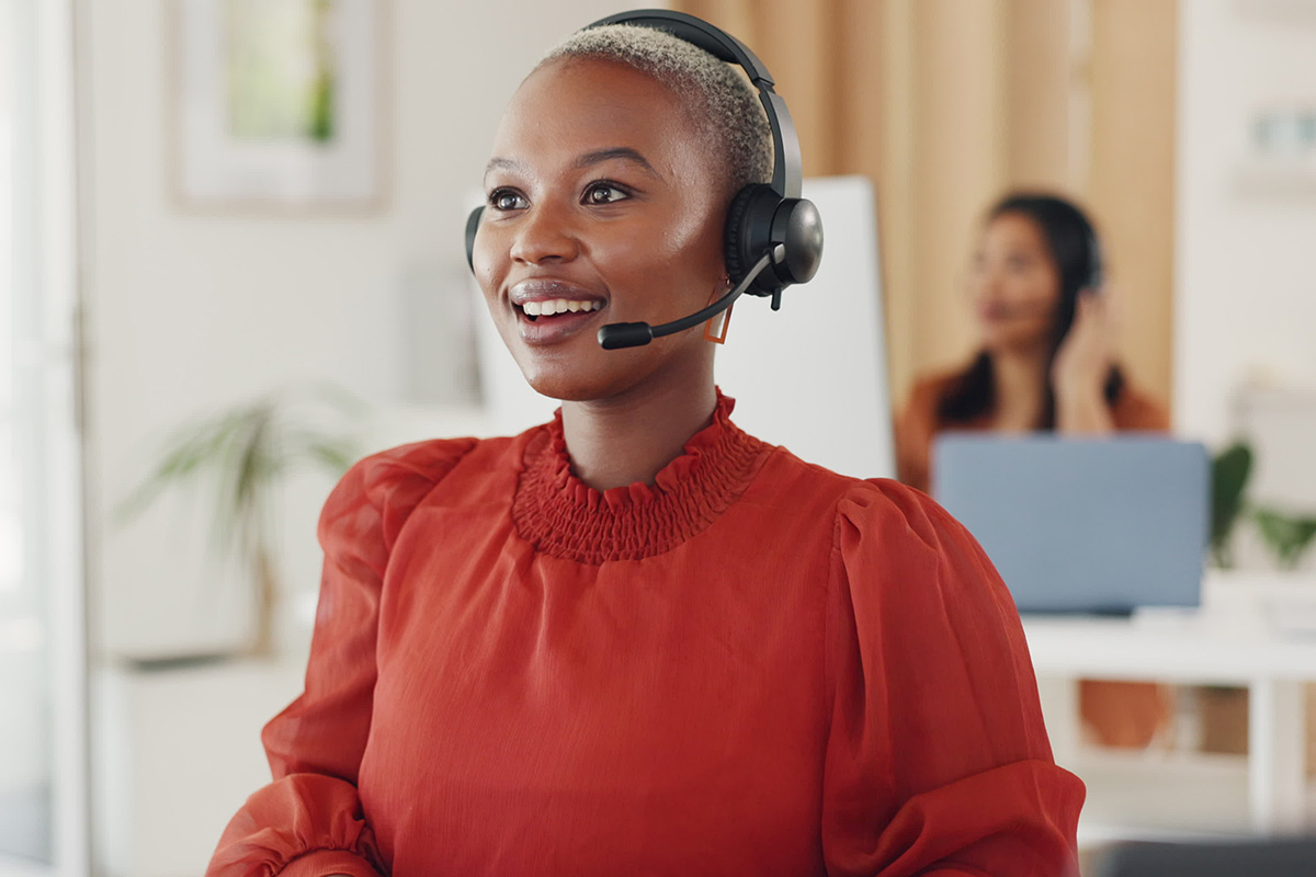 Pros and Cons of a Wireless Headset | F2F Telecommunications